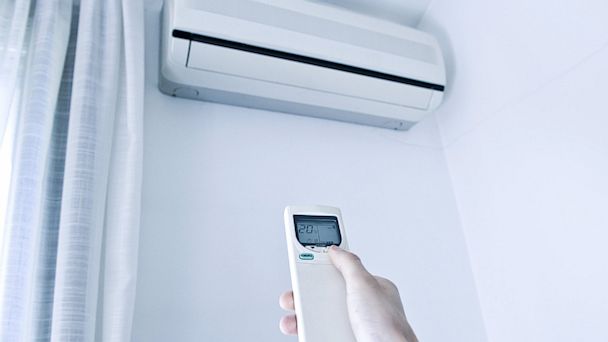 Step-by-step guide on how to clean air conditioner | HireRush Blog