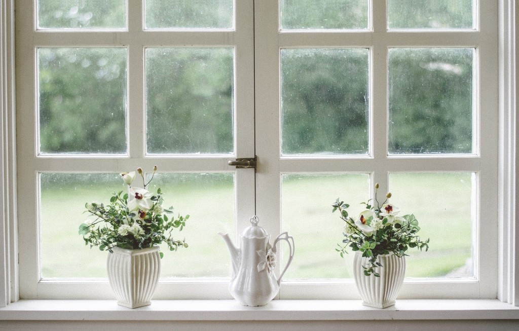 How to paint windows in 6 steps | HireRush Blog