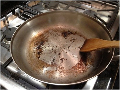 How to clean a burnt pan | HireRush Blog