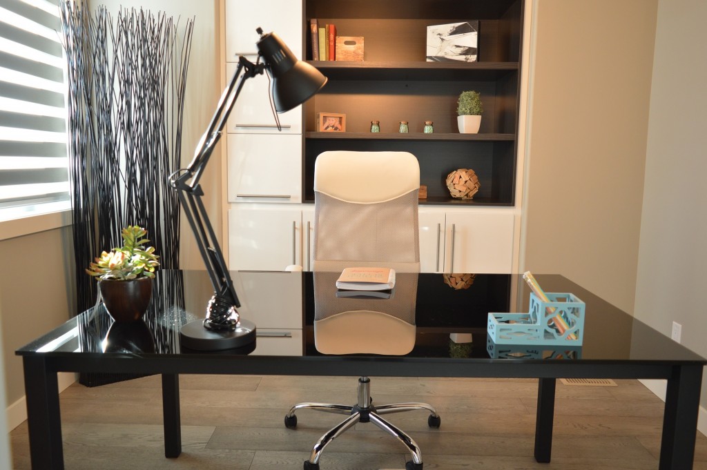 8 places to declutter at your workplace | HireRush